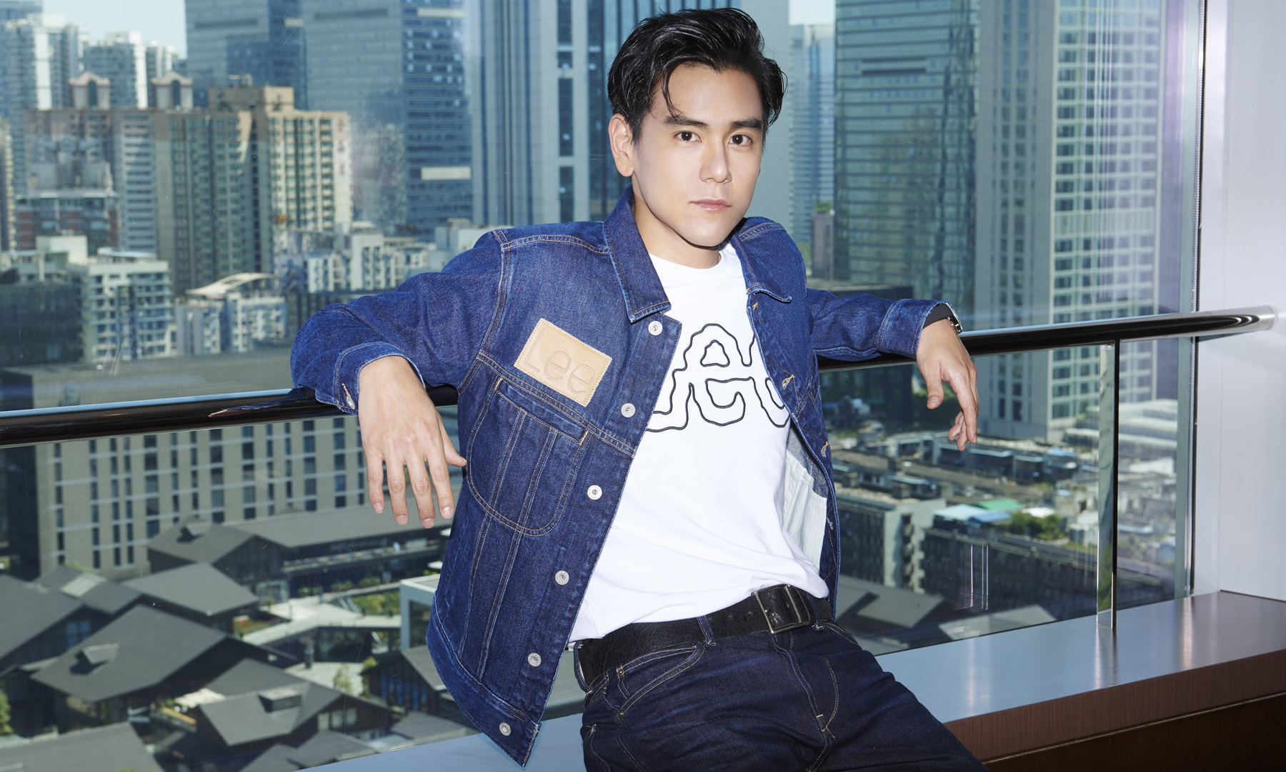 就向前！与彭于晏一同庆祝 Lee 130 岁生日 – NOWRE现客