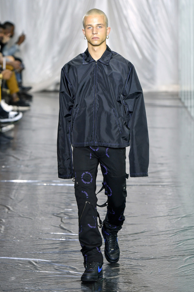 穿搭学堂 VOL.77 | VLONE 秀都走完了，如今还有什么是街牌干不出来的？ – NOWRE现客