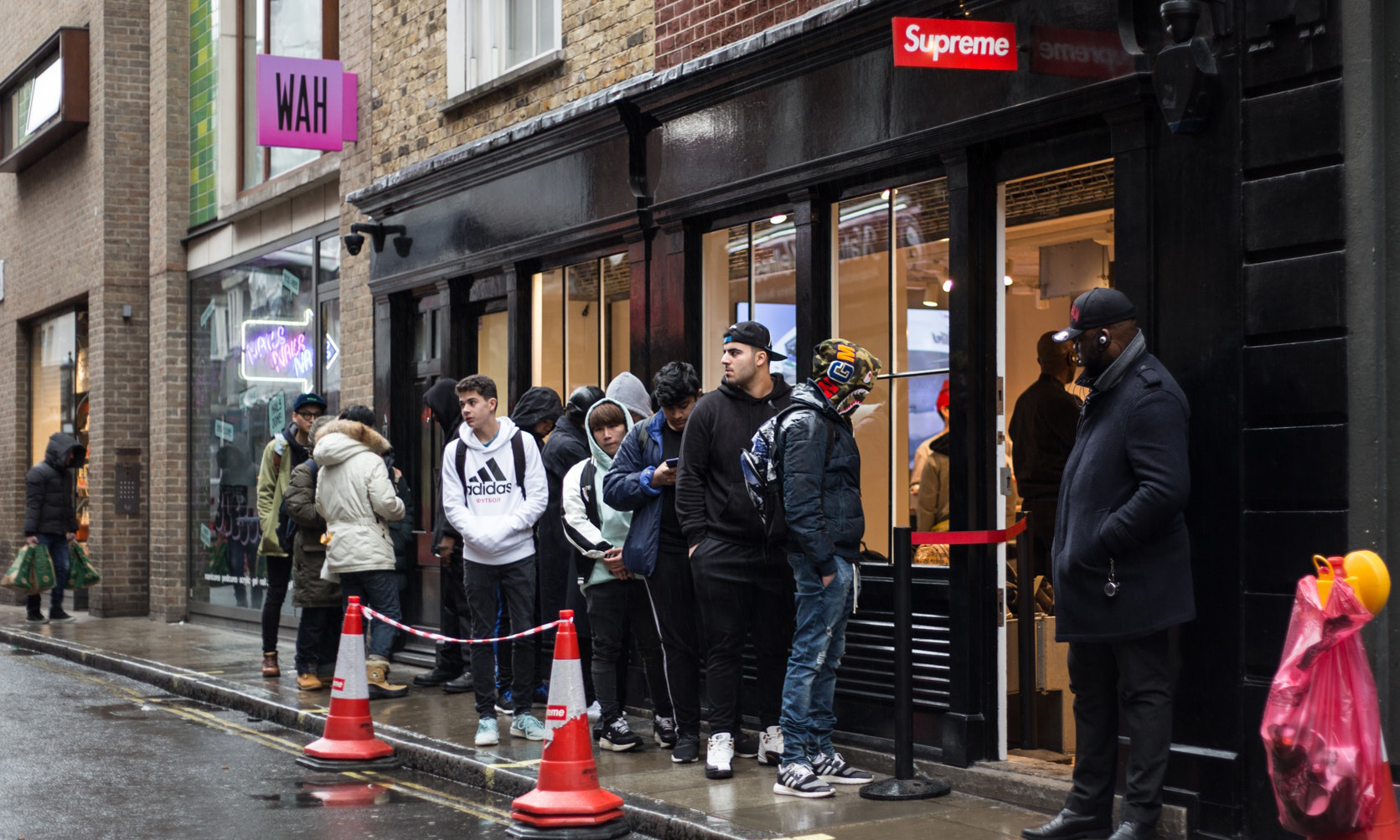 来看看冒雨在伦敦 Supreme 排队的粉丝收获了哪些战利品.. – NOWRE现客
