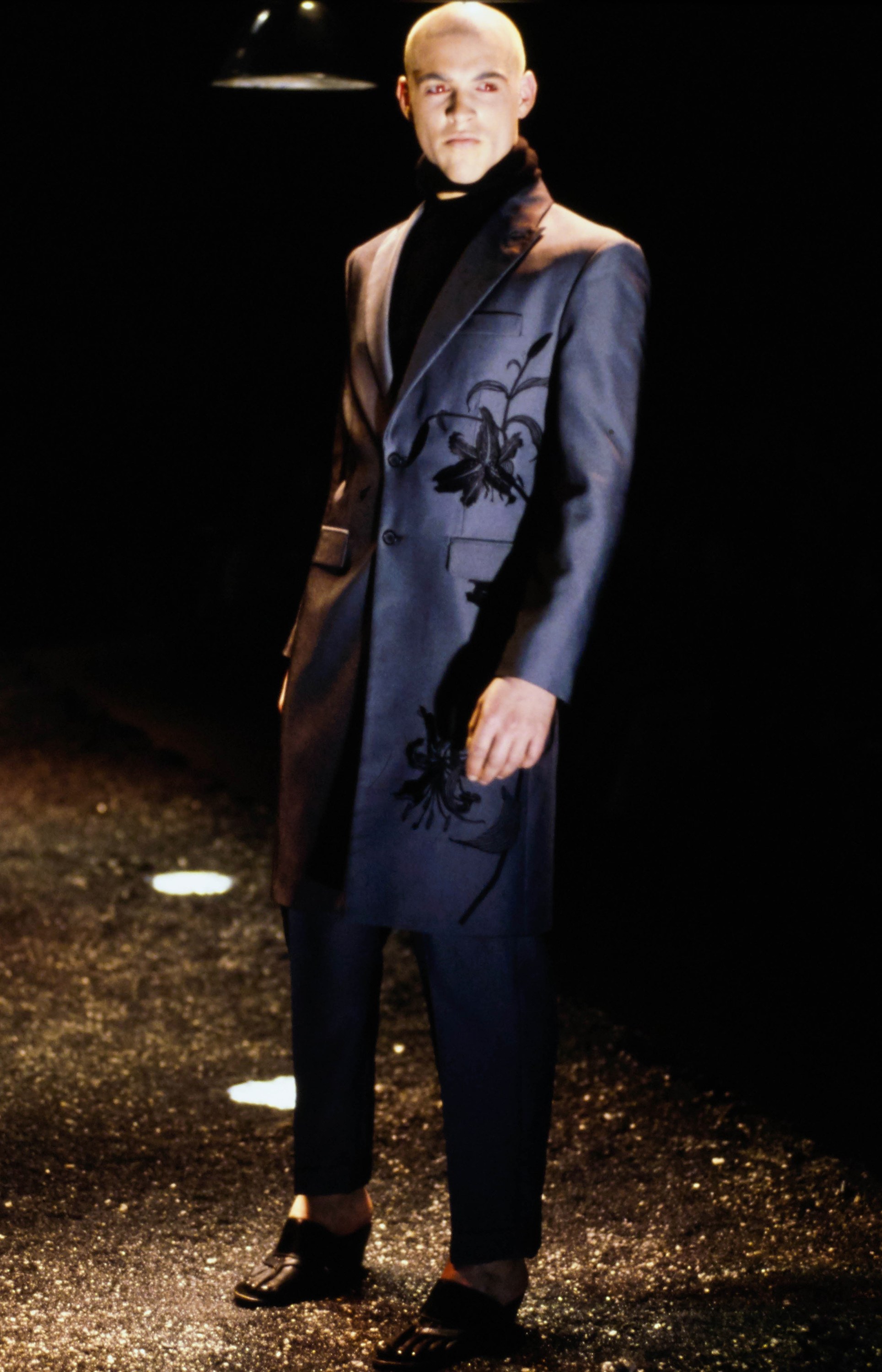 花卉之名，缘何承载起 Alexander McQueen 的美学蓝图 – NOWRE现客