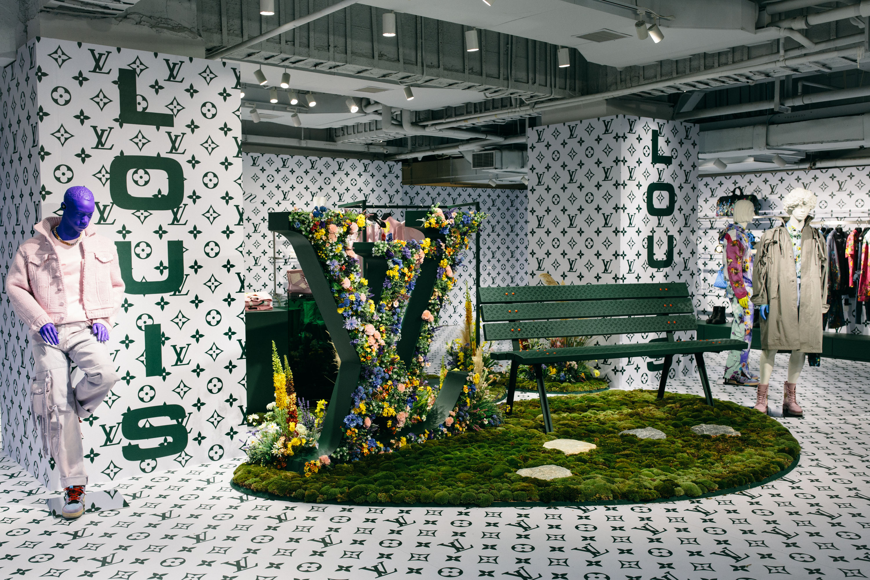 以 27 张图带你领略LV上海限时店的浪漫 – NOWRE现客