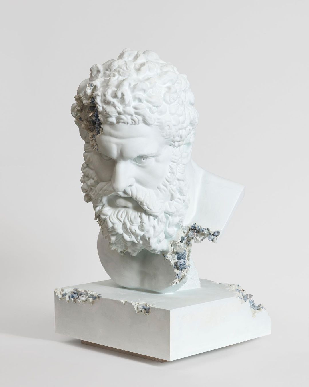 跳转时空，Daniel Arsham 带回了一副「百年之后的麻将」 – NOWRE现客