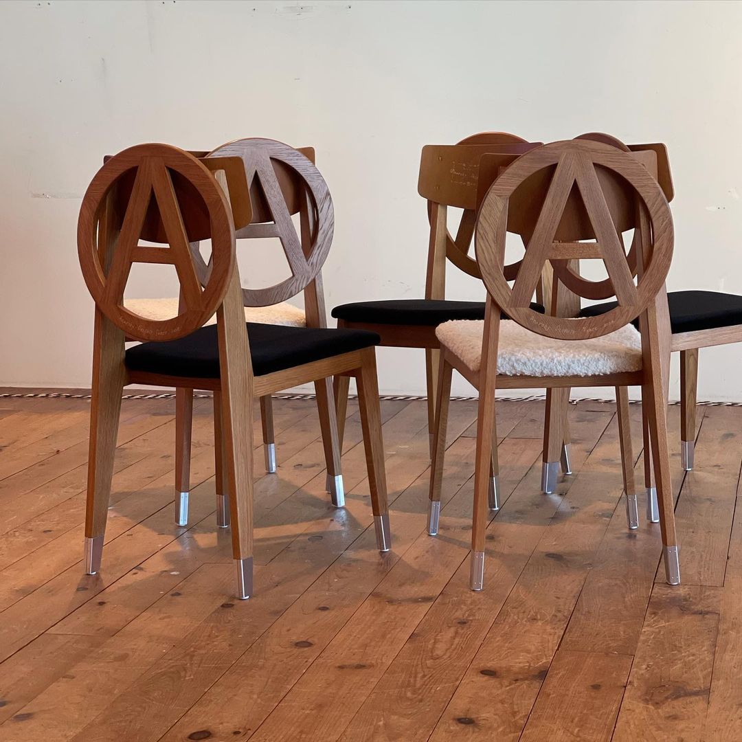 由时装设计师打造的椅子，你家缺这样的家具吗？ – NOWRE现客