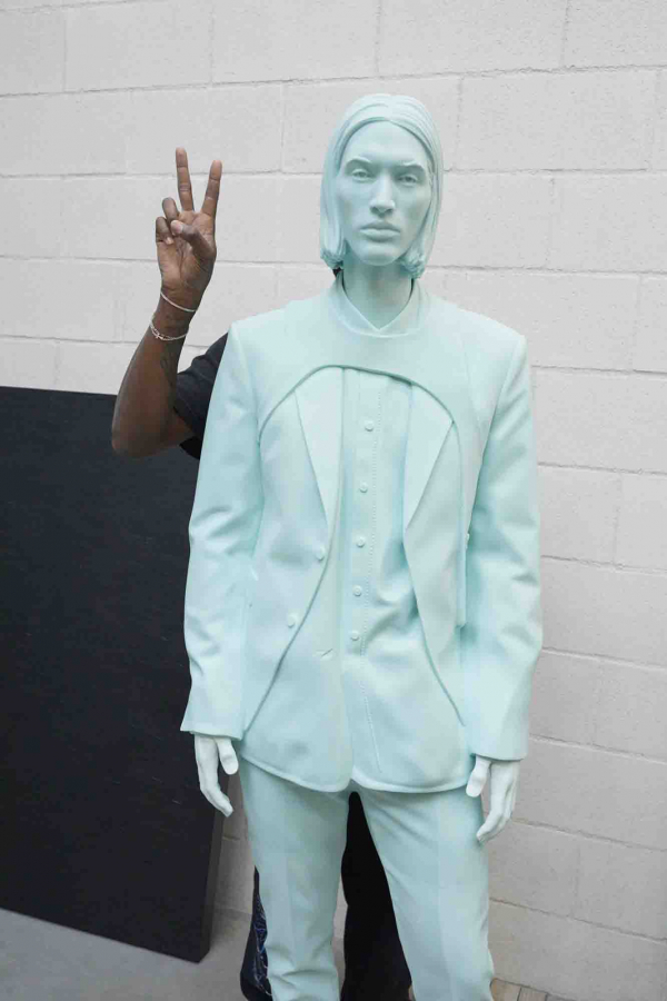 Virgil 去世近半年，人们做了些什么致敬他？ – NOWRE现客