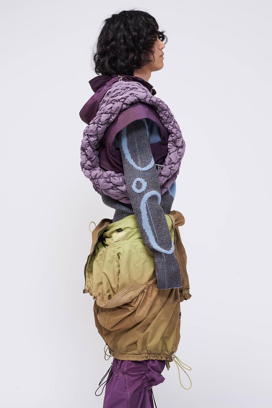 外星人风格？Charlie Constantinou 在玩一种很新的 Gorpcore – NOWRE现客